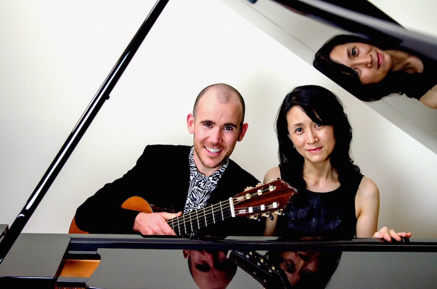 Album Review: Falling Like Tears – mimi duo – Classical Guitar n Stuff